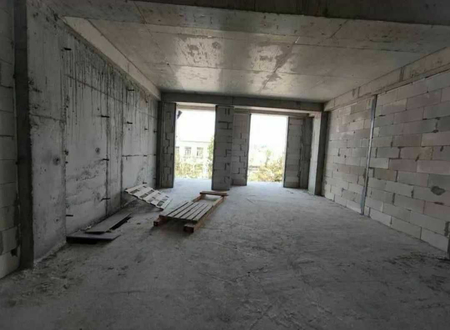 Mirzo Ulug'bek tumanida 75 kv lik 2 ta tutar joy sotiladi