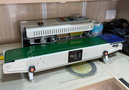 Coffee machine sotiladi