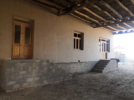 Uchastka sotiladi