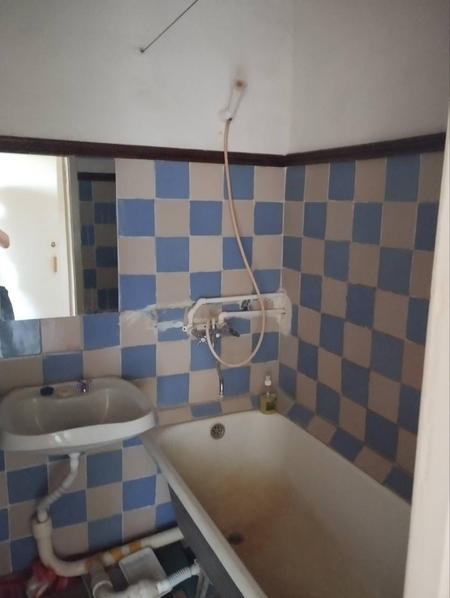 7 mkrda kvartira sotiladi