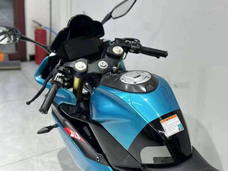 Mototsikl sotilad CF moto 250i