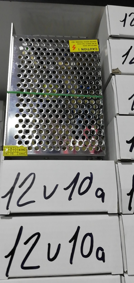 Blok pitaniya 12v5 metal.
