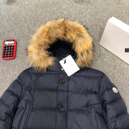 Куртка. Moncler Cluny. Натуральный мех енота
