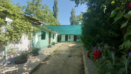 DACHA BURCHIMULLA suv buyida joylashgan