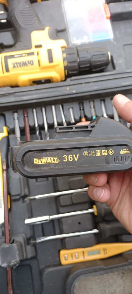 Shrupovyort DeWALT