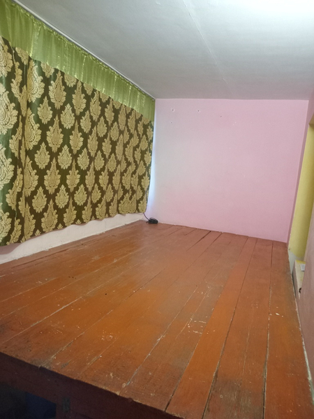 7 mitti tumandan 3 xonali uy sotiladi