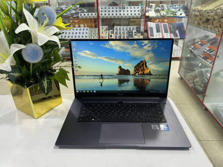 Honor magic core i5 metal korpuslik ideal holatda 8/512 nvme ssdlik