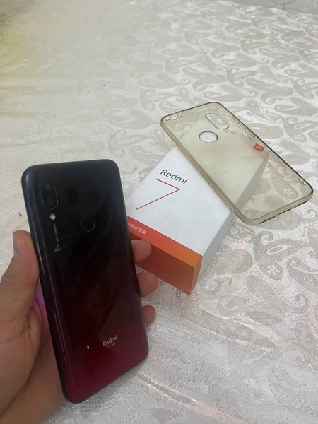 Redmi  7.   3.32
