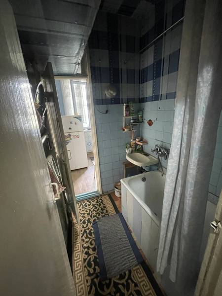 Раздельная планировка.   2-комнатная.   2 этаж.   48 м2.