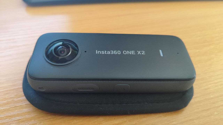 Камера Insta one x2