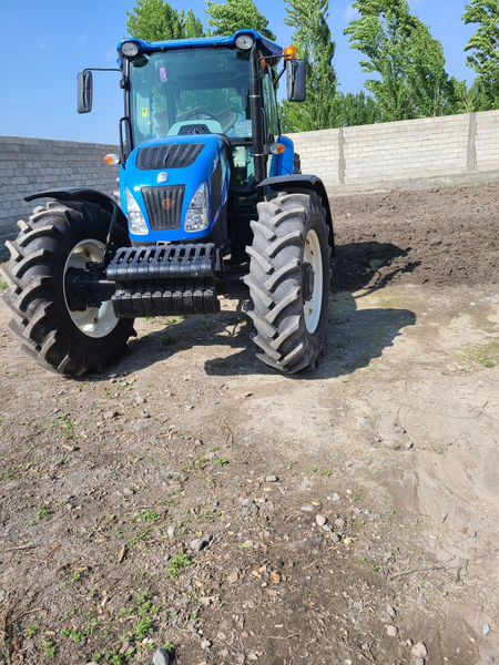 Td5 110  sotiladi new holland
