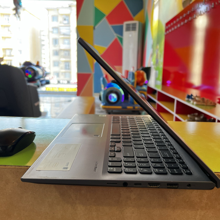 Asus Vivobook 2020