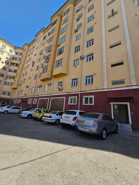Продается 3 комнатная квартира площадью 102 кв.м. По улице Рудаки