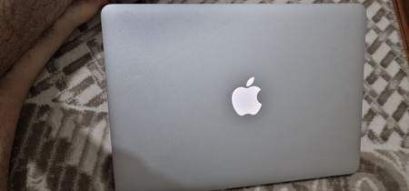 MacBook Air Core i7 operatika 8gb DDR 3 hotira 256gb ssd Graphics 1536