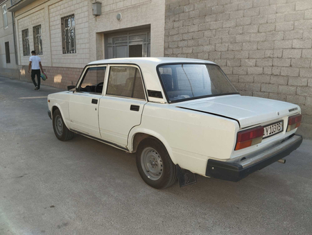Vaz 2107 Srochna sotiladi 2011 yil