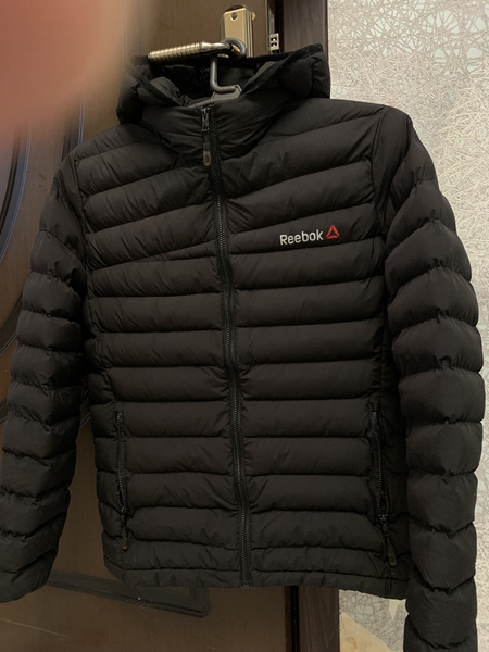 Продам куртку Reebook