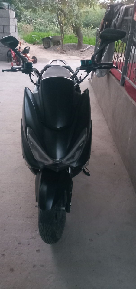 Skuter elektr sotiladi holati yaxshi kòp minilmagan