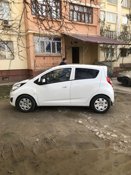 Авто шеврале спарк автомат 1,25. 2014год