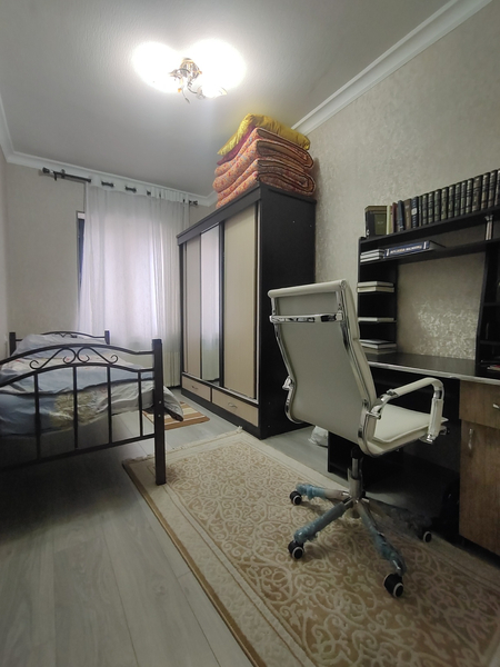 Срочно.Продам 5ком квартиру.Паркентский р-к.Цена договорная