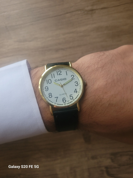 Наручные часы Casio