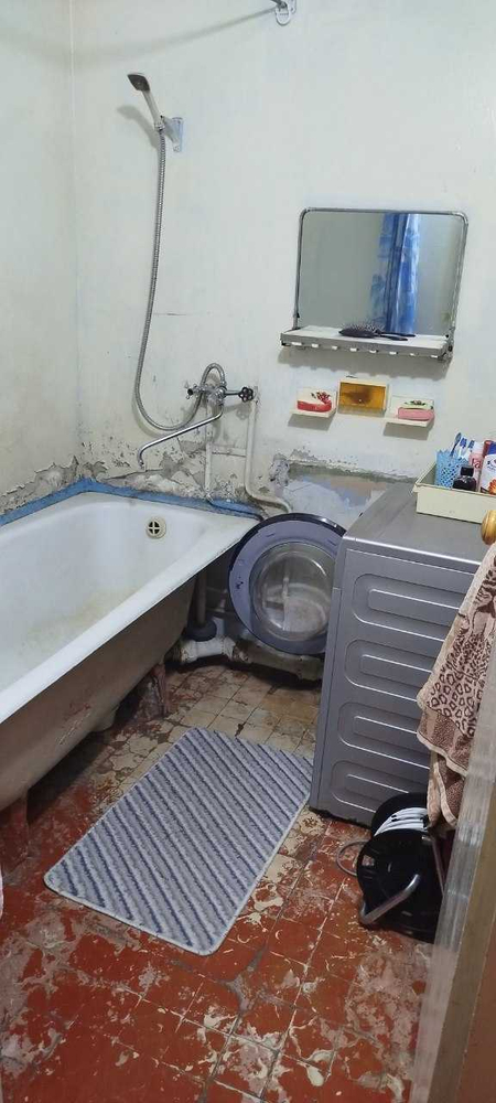 Srochna sotaman 2 xonalik kadeshtva  bozor oldida