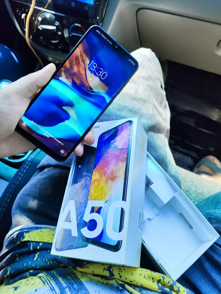 Galaxy A50 с документами