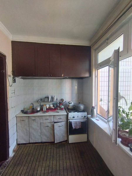 Продаётся Сергили-7 4/4/5 балкон2х6 94м²