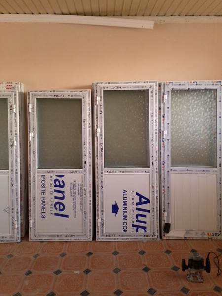 Akfa Aluminiy eshiklar hamma razmer bor keling kelish.