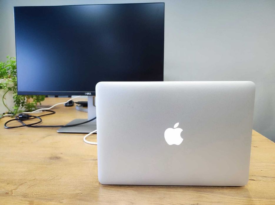 Macbook Pro 13\\\' 2015 Intel Core i5 8/128 299 циклов