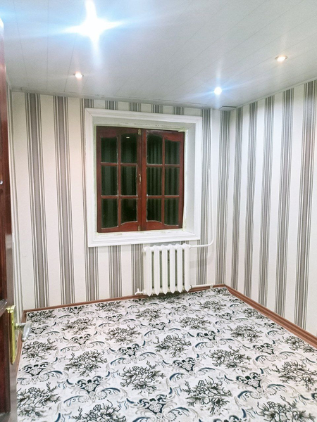 Коракамишда кв сотилади срочно 2 хона 4 этажа 4 чи этажи 43500$