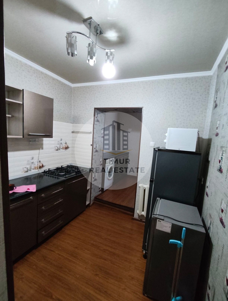 Продается 1в2/4/4 на Максим горького