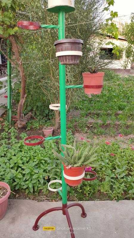Гуллар учун подставка