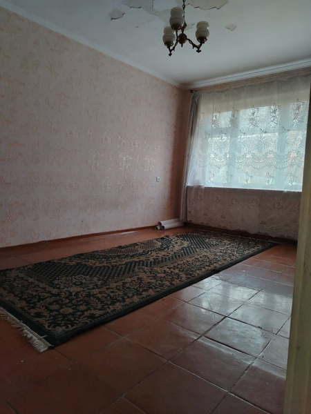 Продам чиланзар 24. Трёх комнатная. Балкон 2*6