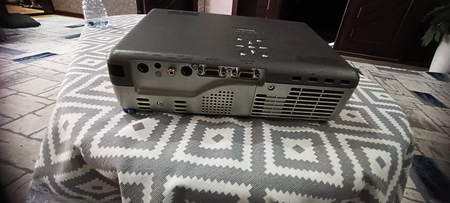 Проектор Epson EB 96W и Toshiba TLP s30