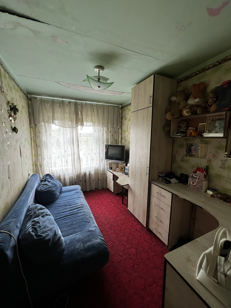 Продается своя  квартира 3в4 комнатная на Мирзо Улугбеке