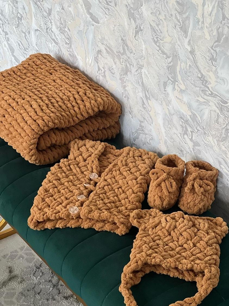 Komplekt Toqilgan pled, shapka, cheshka, nimcha
