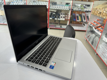 Acer core i7 1165G7 16/512 ideal holatda