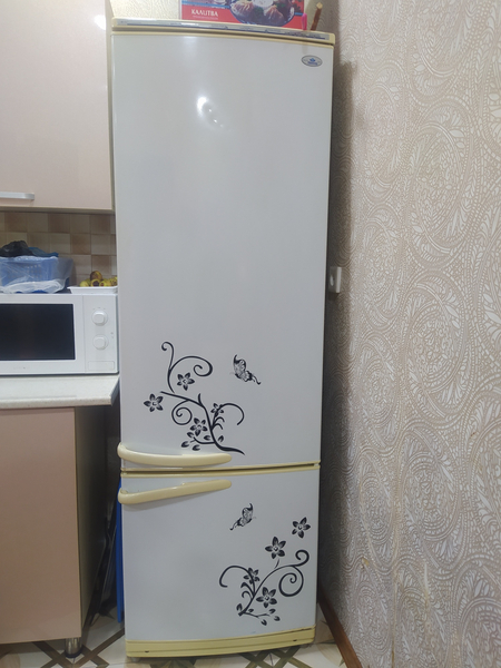 Продаётся холодильник Атлант