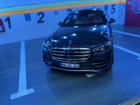 Коллекционная модель 1/18 Mercedes, Benz W223