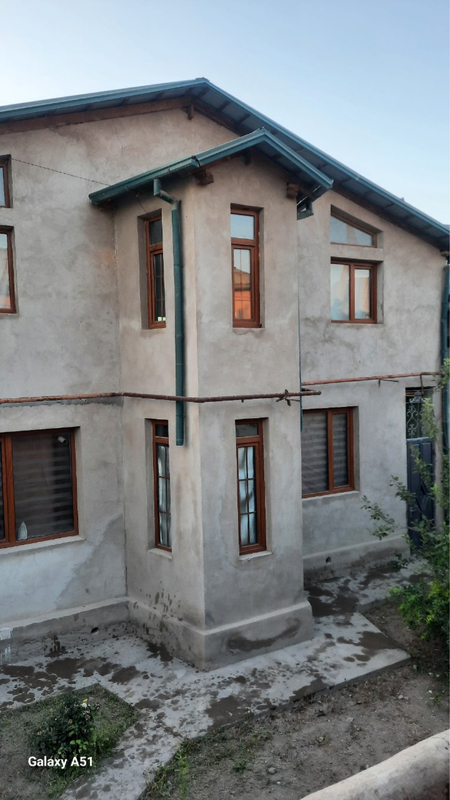 bekobod shaxr Shaxmatda srochna uy sotiladi 4 sotih