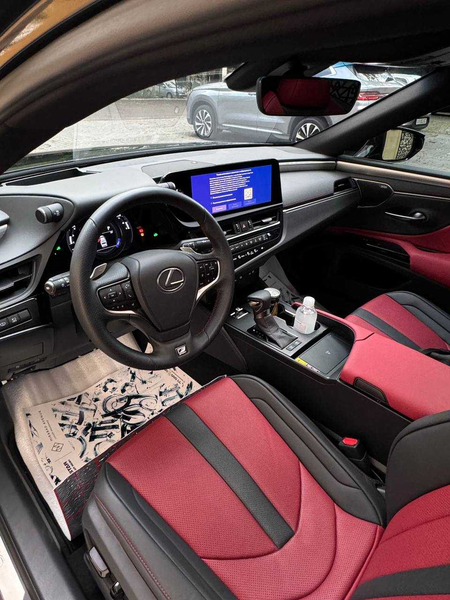 Lexus ES300h F-Sport 2023 год Европейка