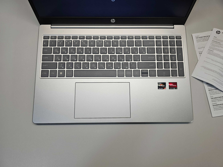ПРОДАМ HP Laptop 15 Ноутбук Ryzen™5-7520U/8GBLPDDR5/512SSD/15.6
