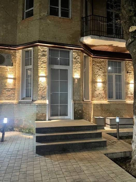 Амира Темура Федорович | 50кв - нежилое помещение вдоль дороги Аренда
