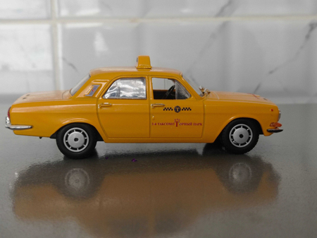 Коллекционная модель Волга такси, масштаб 1:43