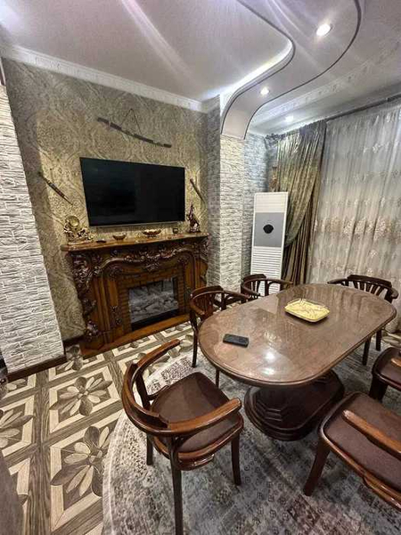 Сдается квартира Яккасарайский район 8-роддом 3х комнат 1200$