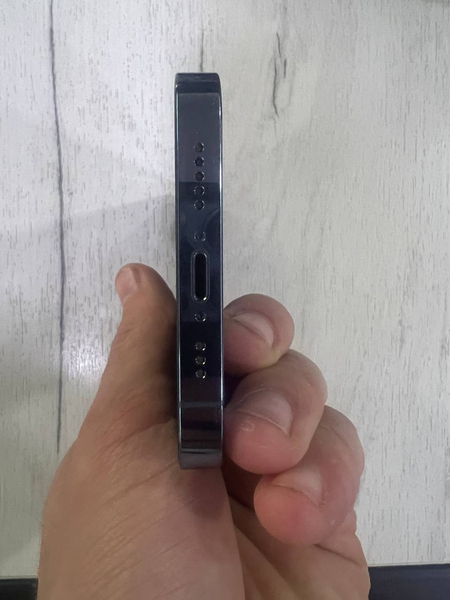 Iphone 13 pro LL/A sotiladi