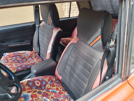 Vaz 21 05 moshina sotiladi