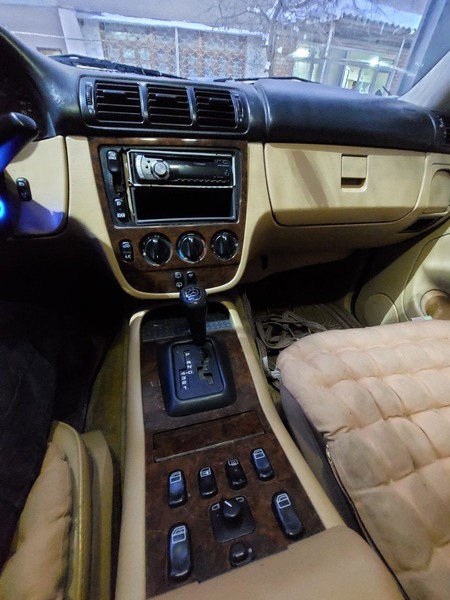 Mercedes w163 ml 320.