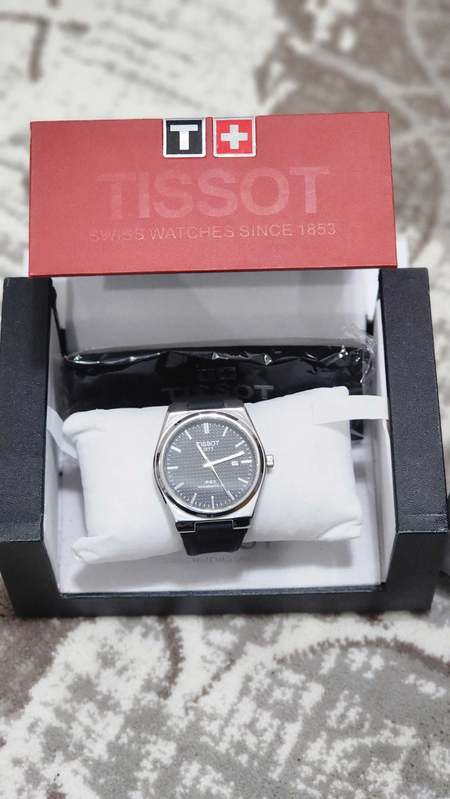 Часы TISSOT ААА класса коробка, документ всё в комплекте есть ..