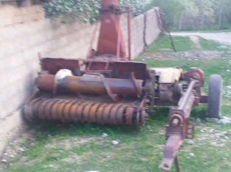 Traktor sotiladi